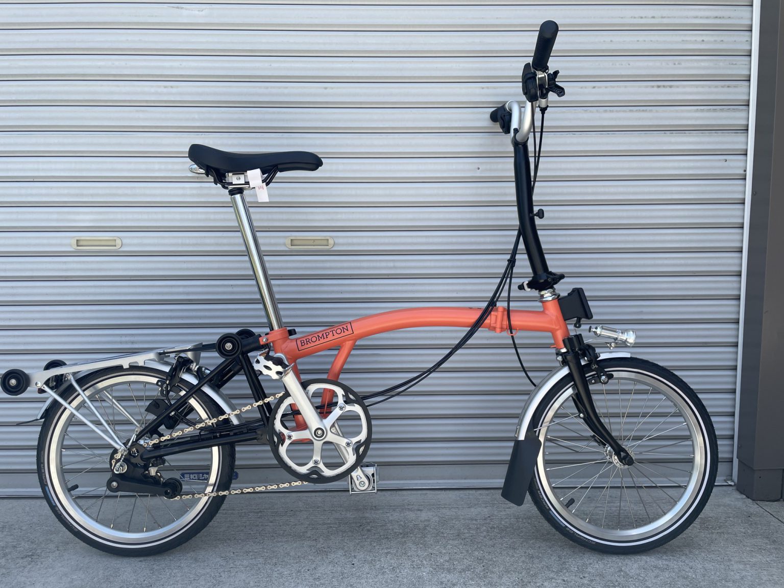22NEWカラー納車 -BROMPTON M6R- – cyclemark サイクルマーク