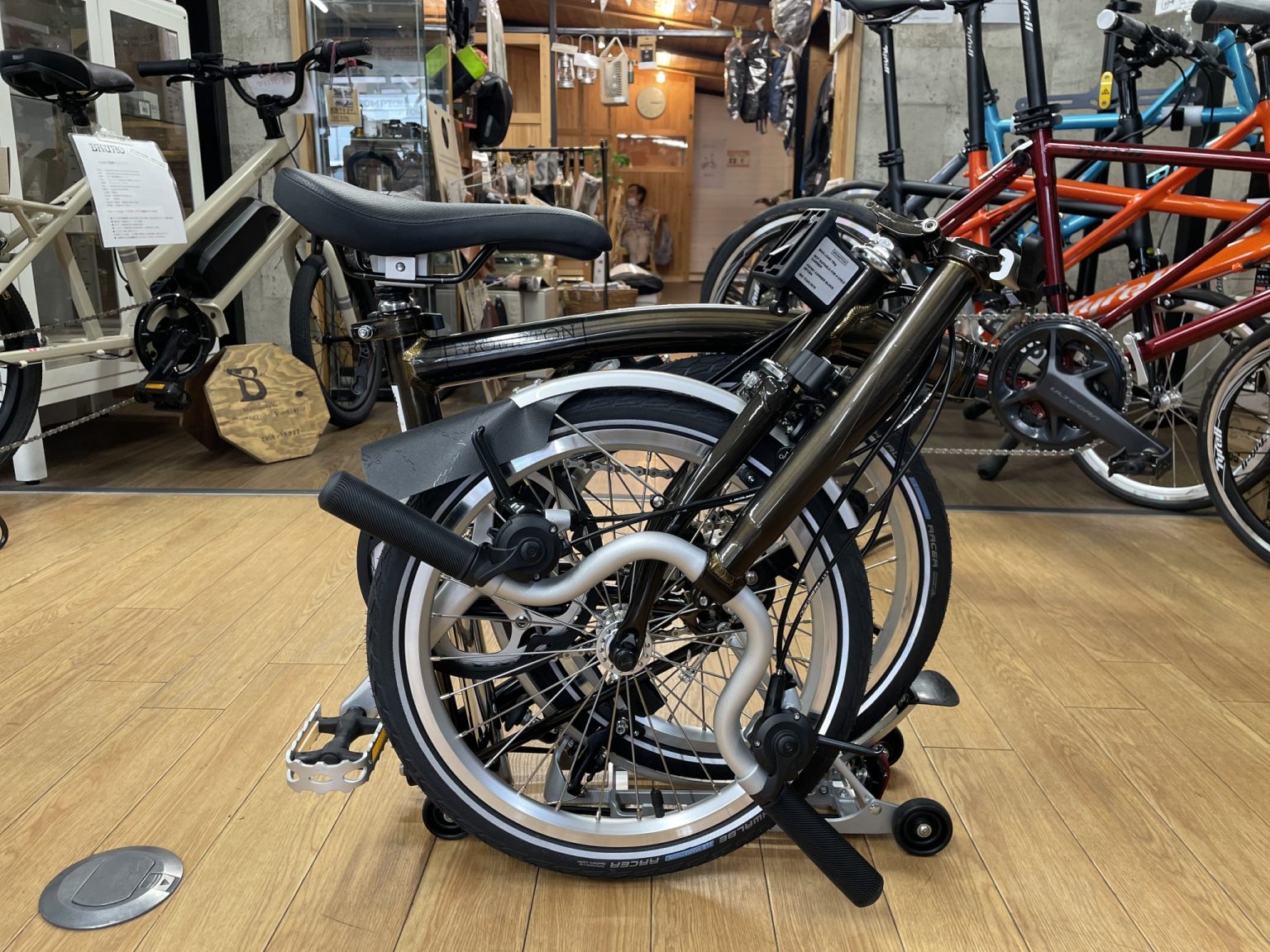 BROMPTON M6R納車 ”ブラックラッカー” – cyclemark サイクルマーク